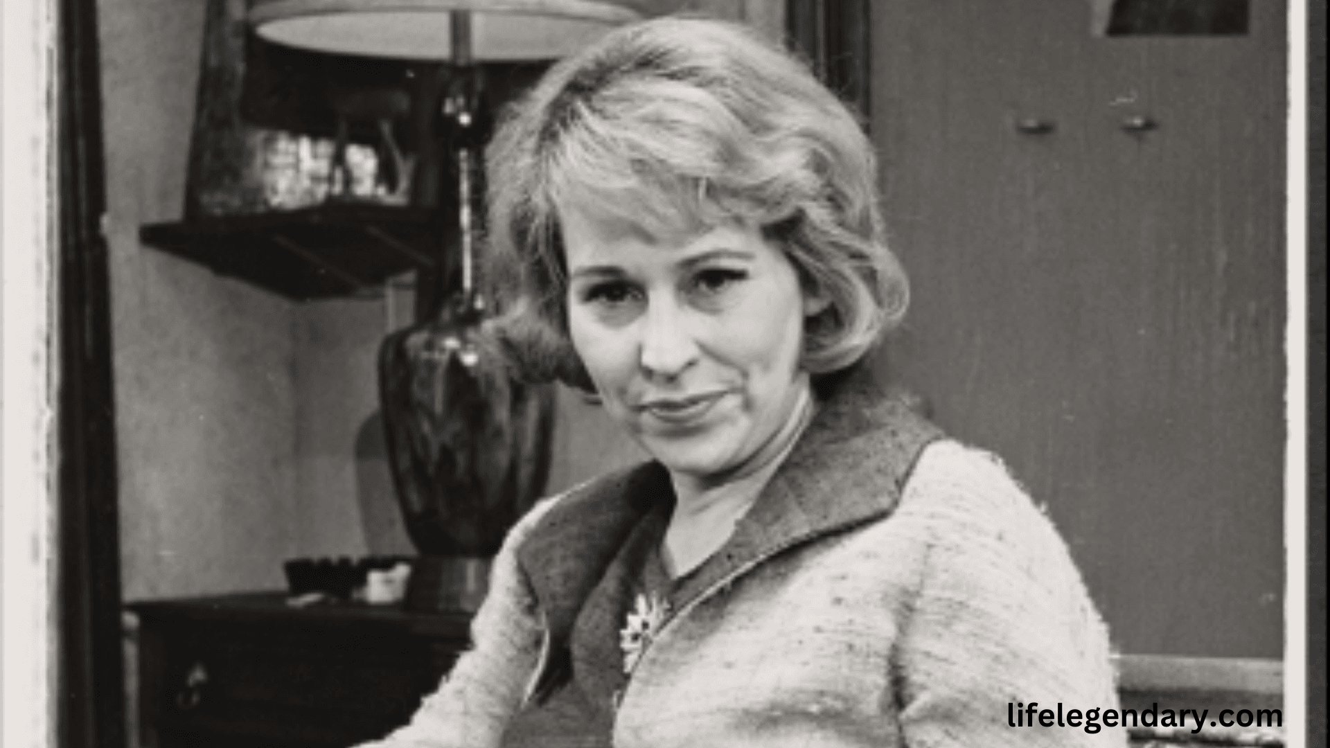 Alice Ghostley: Net Worth, Iconic Roles & Cause of Death